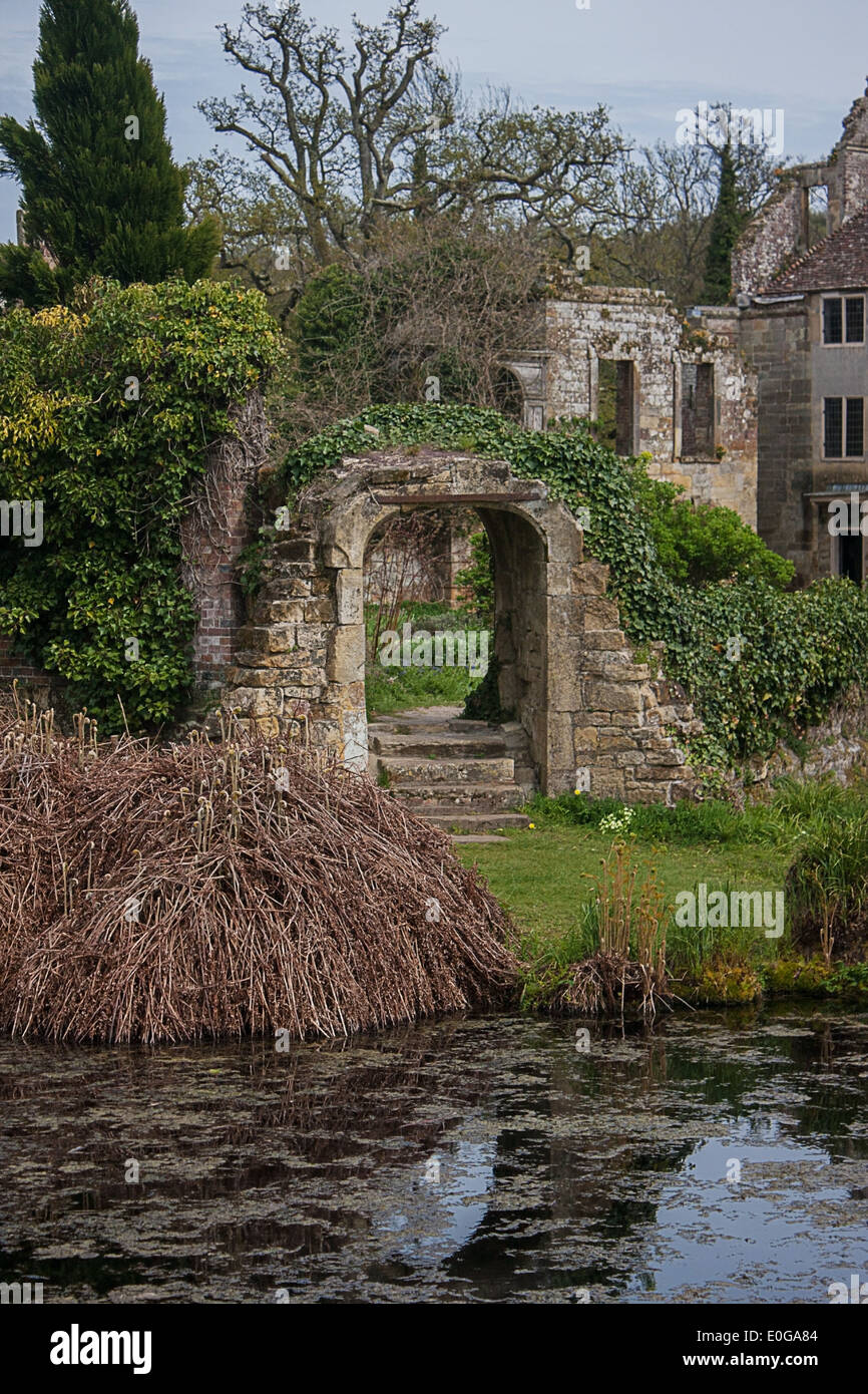 Old archway hi-res stock photography and images - Alamy
