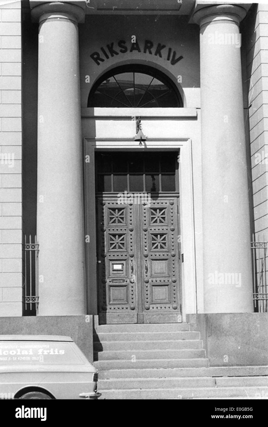 This image shows the entrance of the National Archives of Norway ...