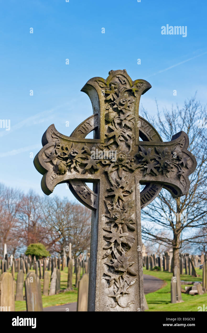 Cemetery graveyard churchyard monument hi-res stock photography and ...