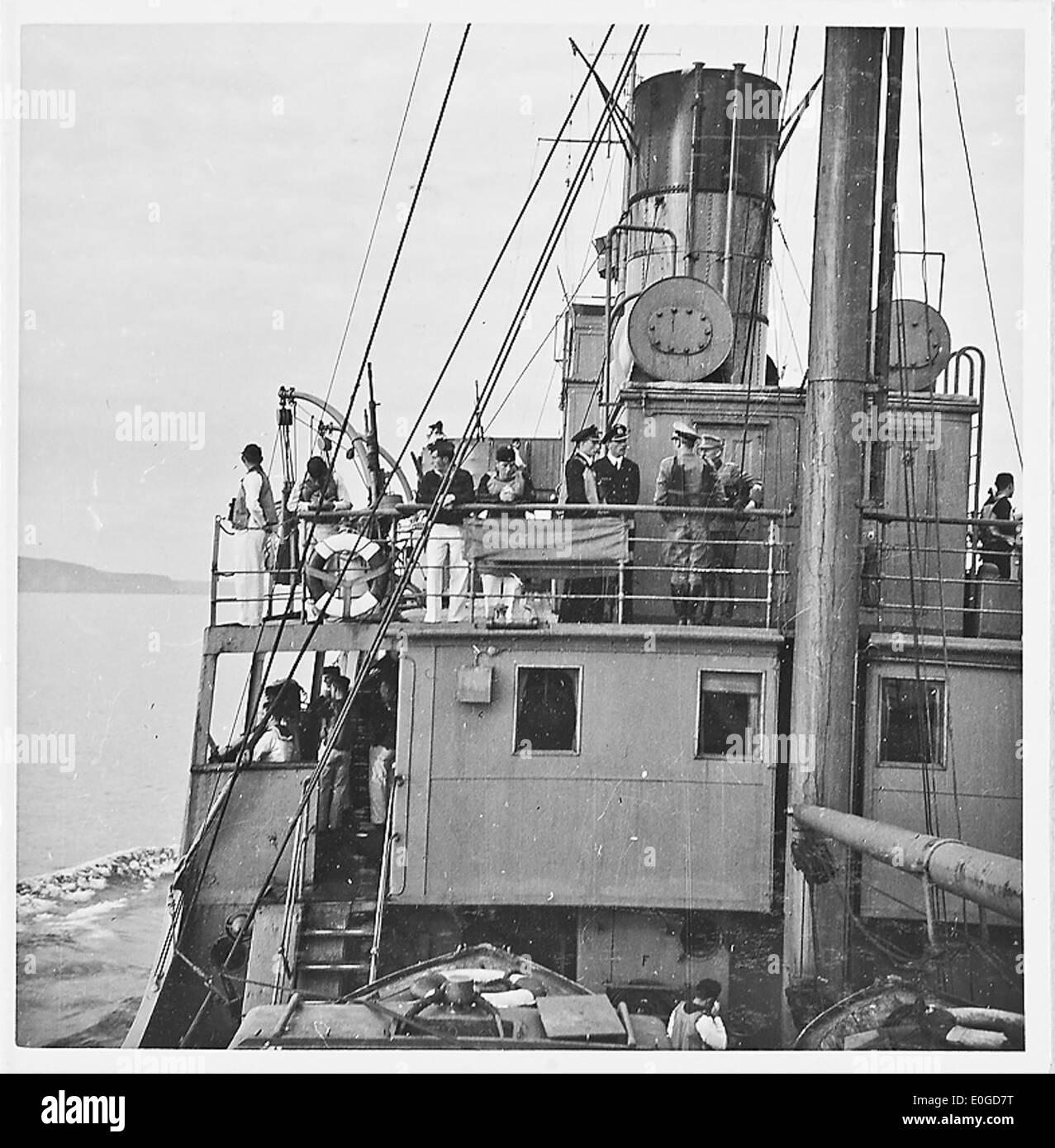 Daily life second world war Black and White Stock Photos & Images - Alamy