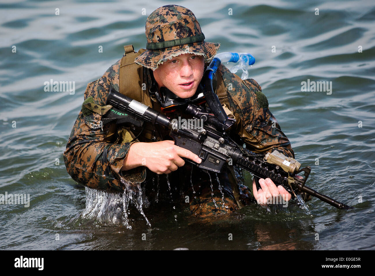 Amphibious landing hi-res stock photography and images - Alamy