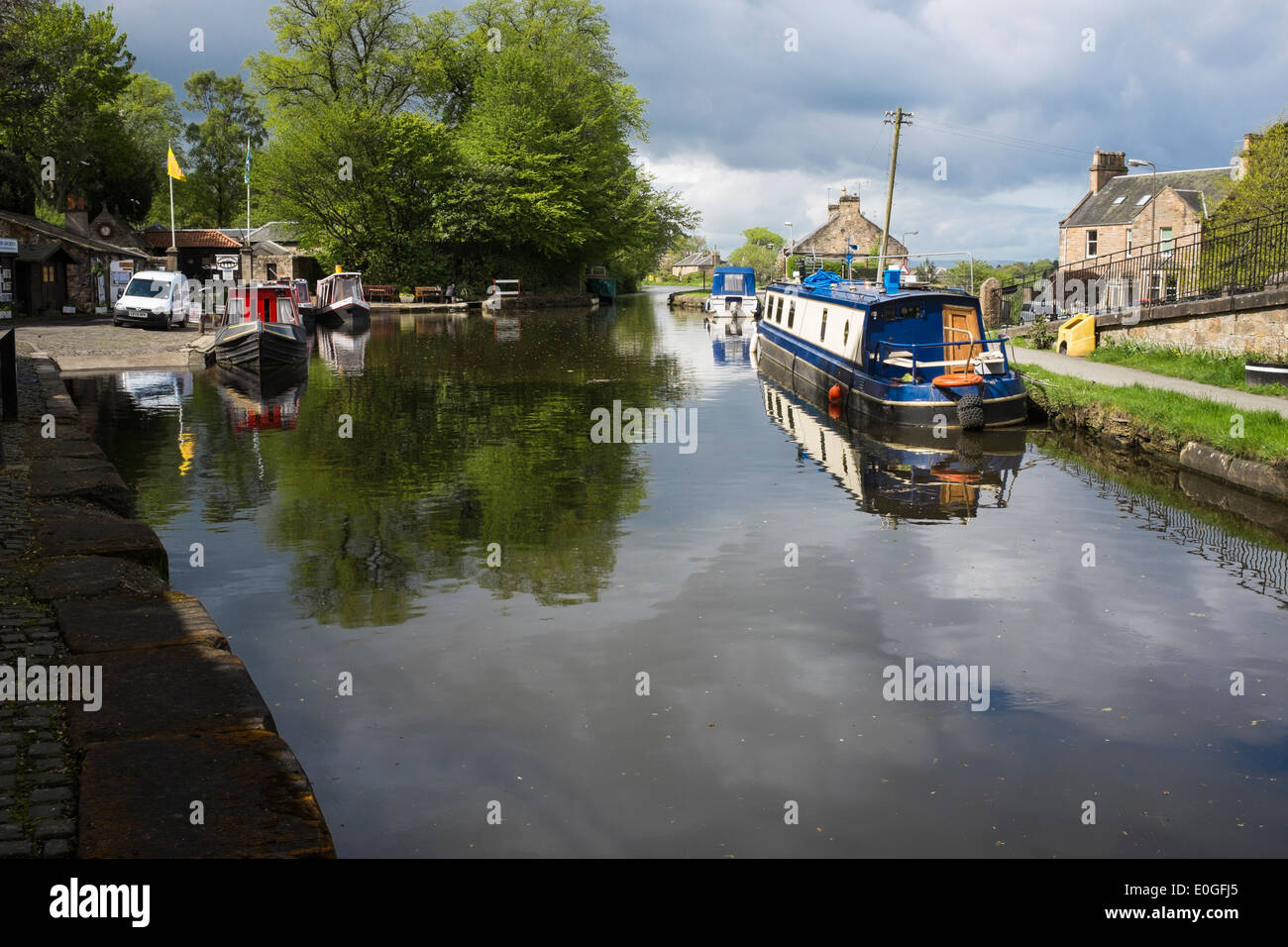 Manse basin hi-res stock photography and images - Alamy