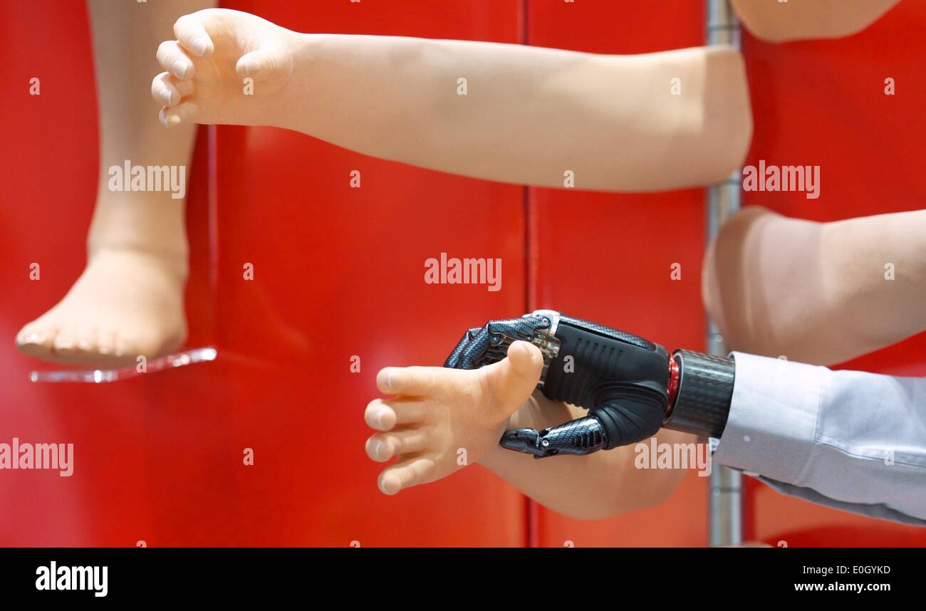 Bionics arm hi-res stock photography and images - Alamy