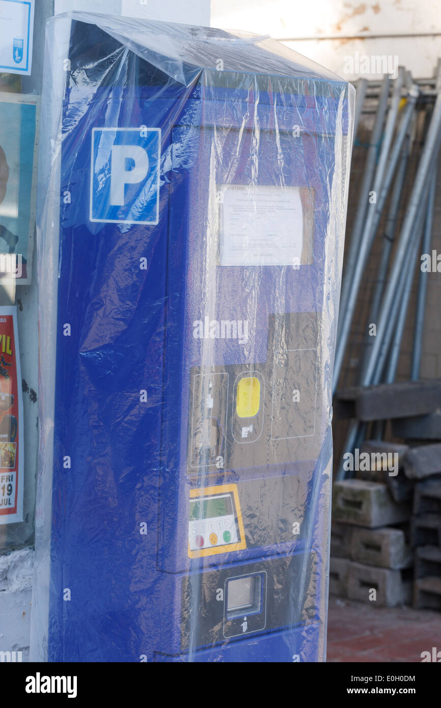 Car park ticket machine hi-res stock photography and images - Alamy