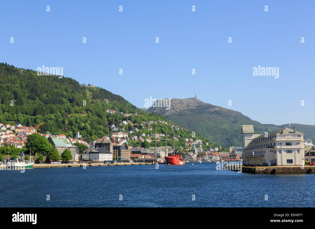 Bergen harbour buildings hi-res stock photography and images - Alamy