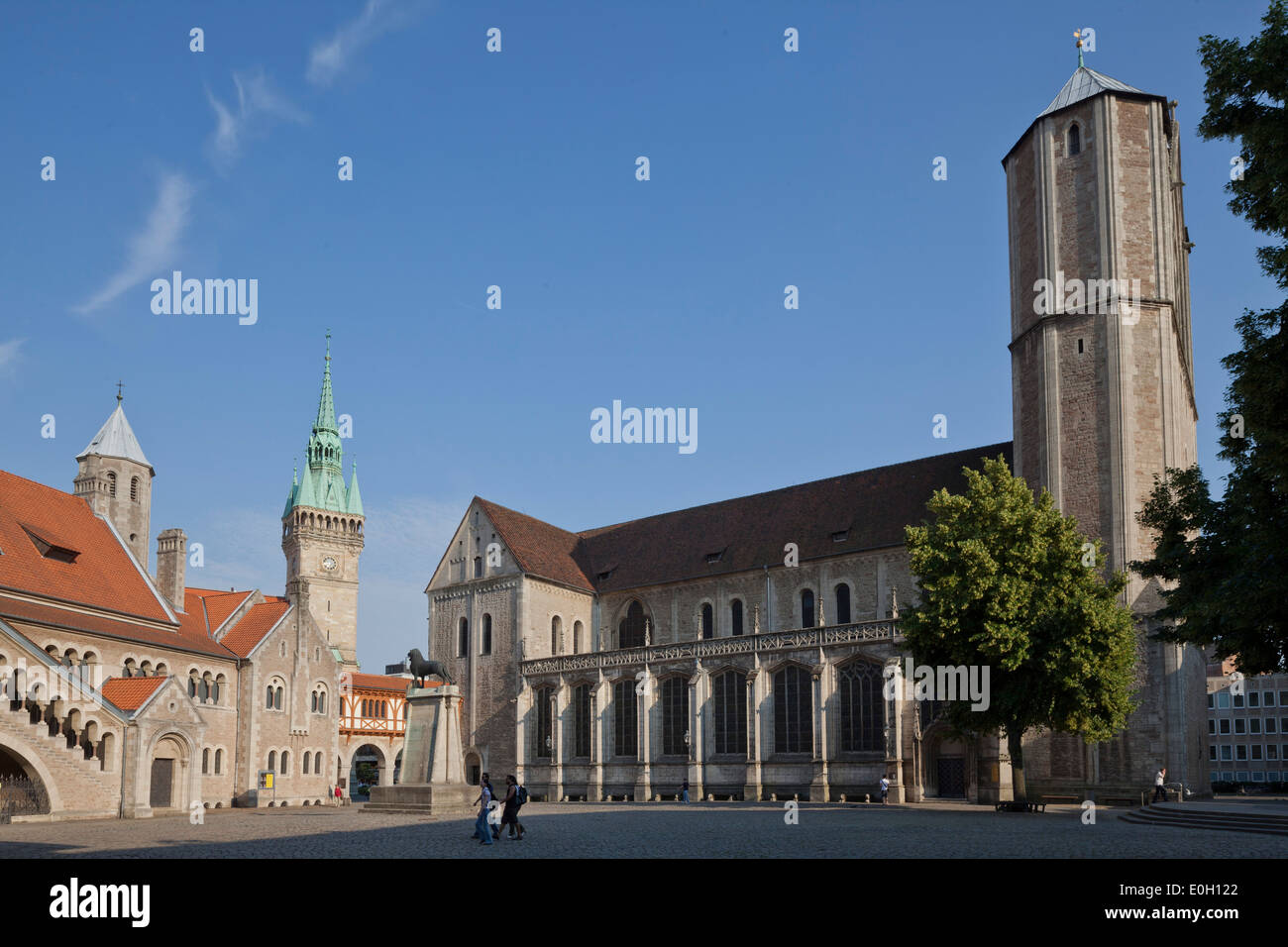Medieval old town square, Burgplatz with cathedral, castle, Henry the ...