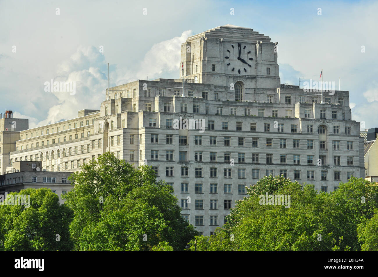Shell mex house hi-res stock photography and images - Alamy