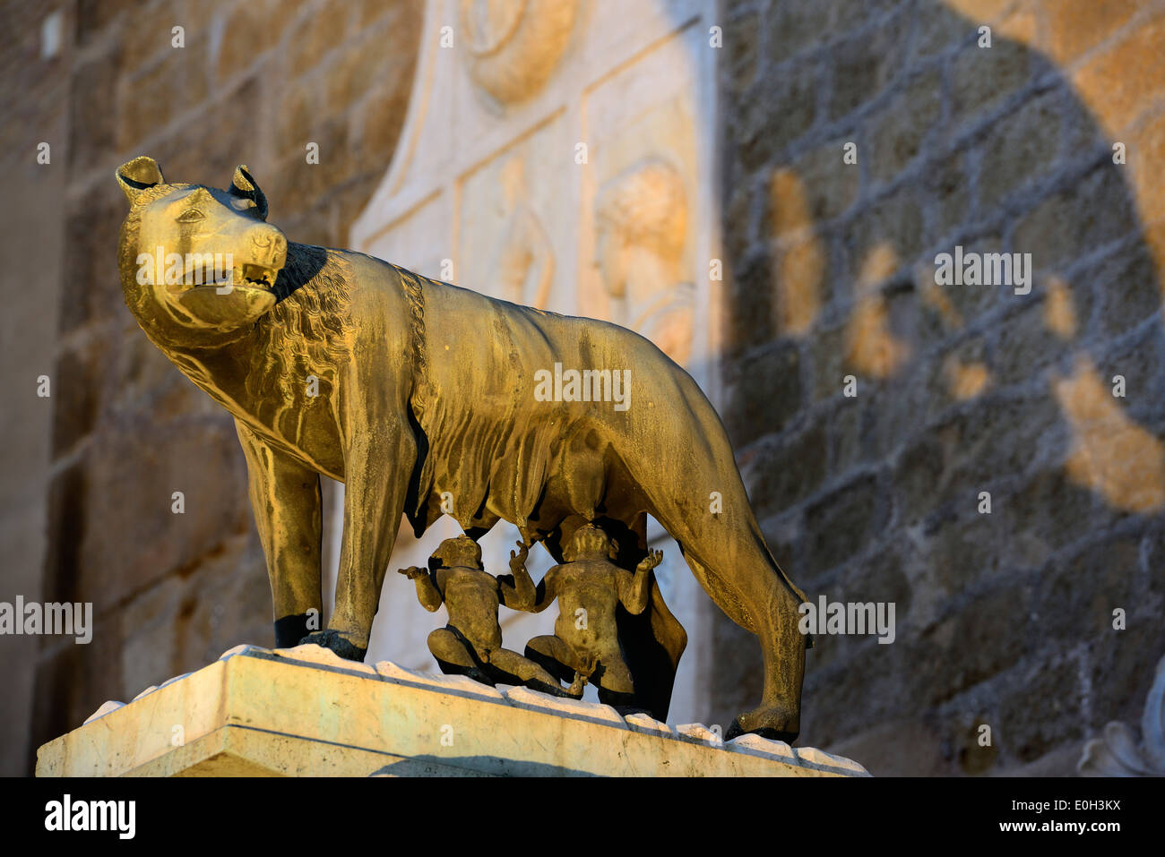 Rome statue romulus remus hi-res stock photography and images - Alamy