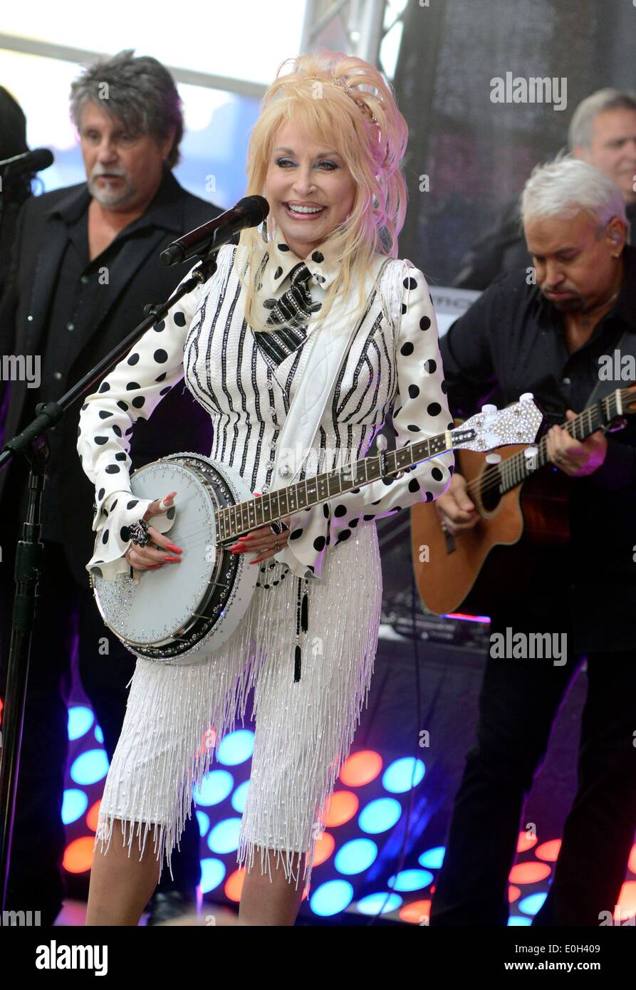 New York, NY, USA. 13th May, 2014. Dolly Parton out and about for ...