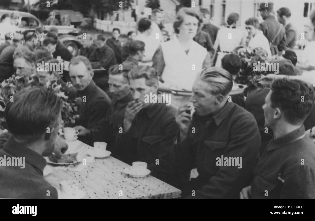 The term 'Flukt, mottak og forlegninger' refers to the historical ...