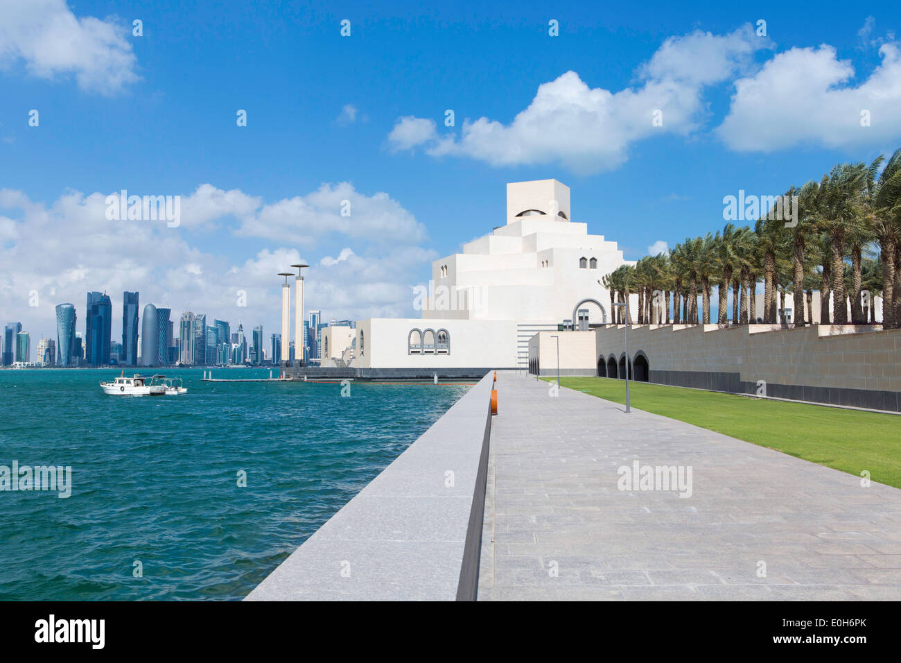 Qatar art skyline hi-res stock photography and images - Alamy