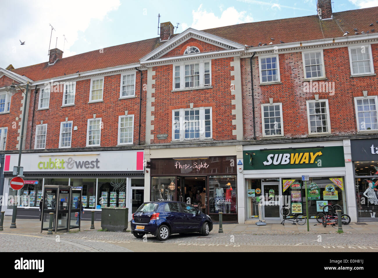 Horsham shops hi-res stock photography and images - Alamy