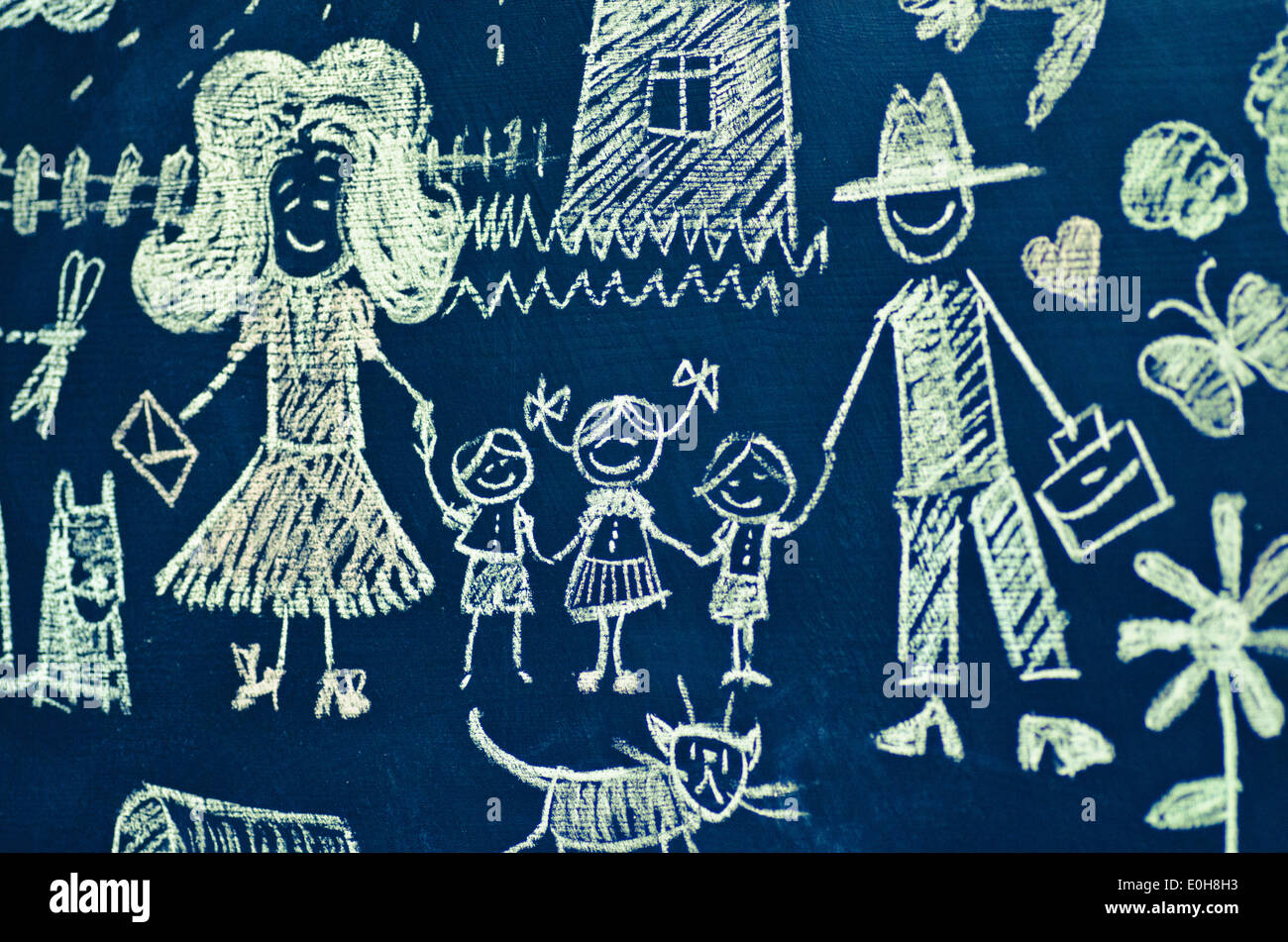 Chalk drawing family Stock Photo - Alamy