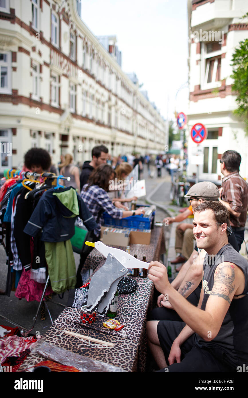 Man selling stuff hi-res stock photography and images - Alamy