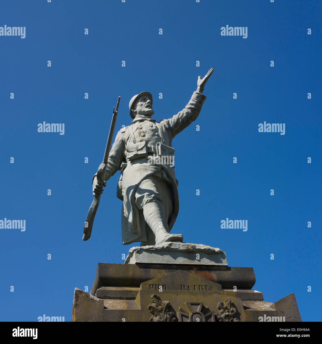 Soldier monument commemorates bravery and duty in memorial of the First ...