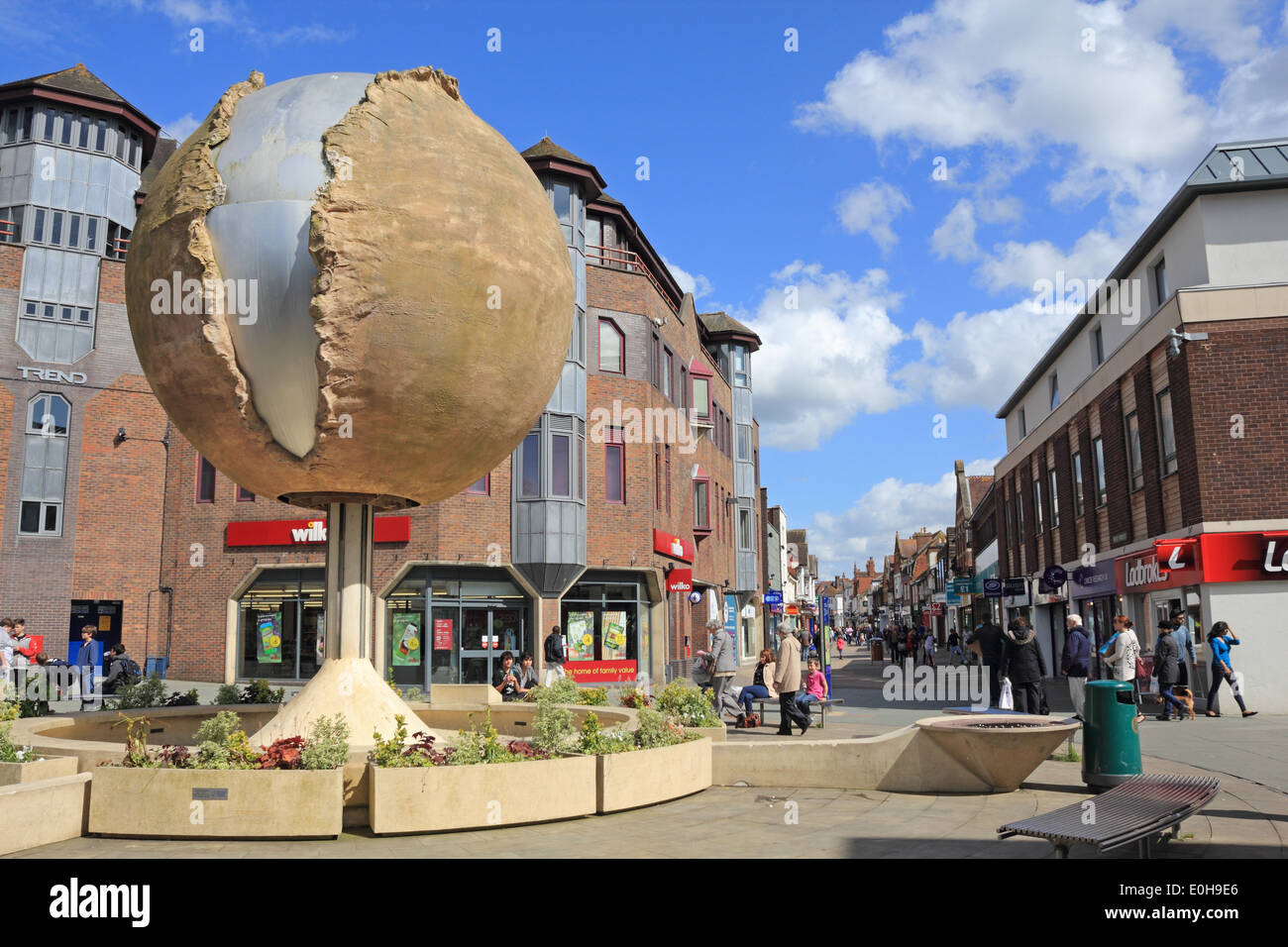 Globe world rising universe fountain hi-res stock photography and ...