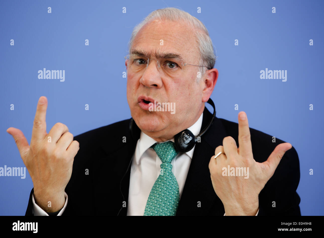 Angel gurría hi-res stock photography and images - Alamy