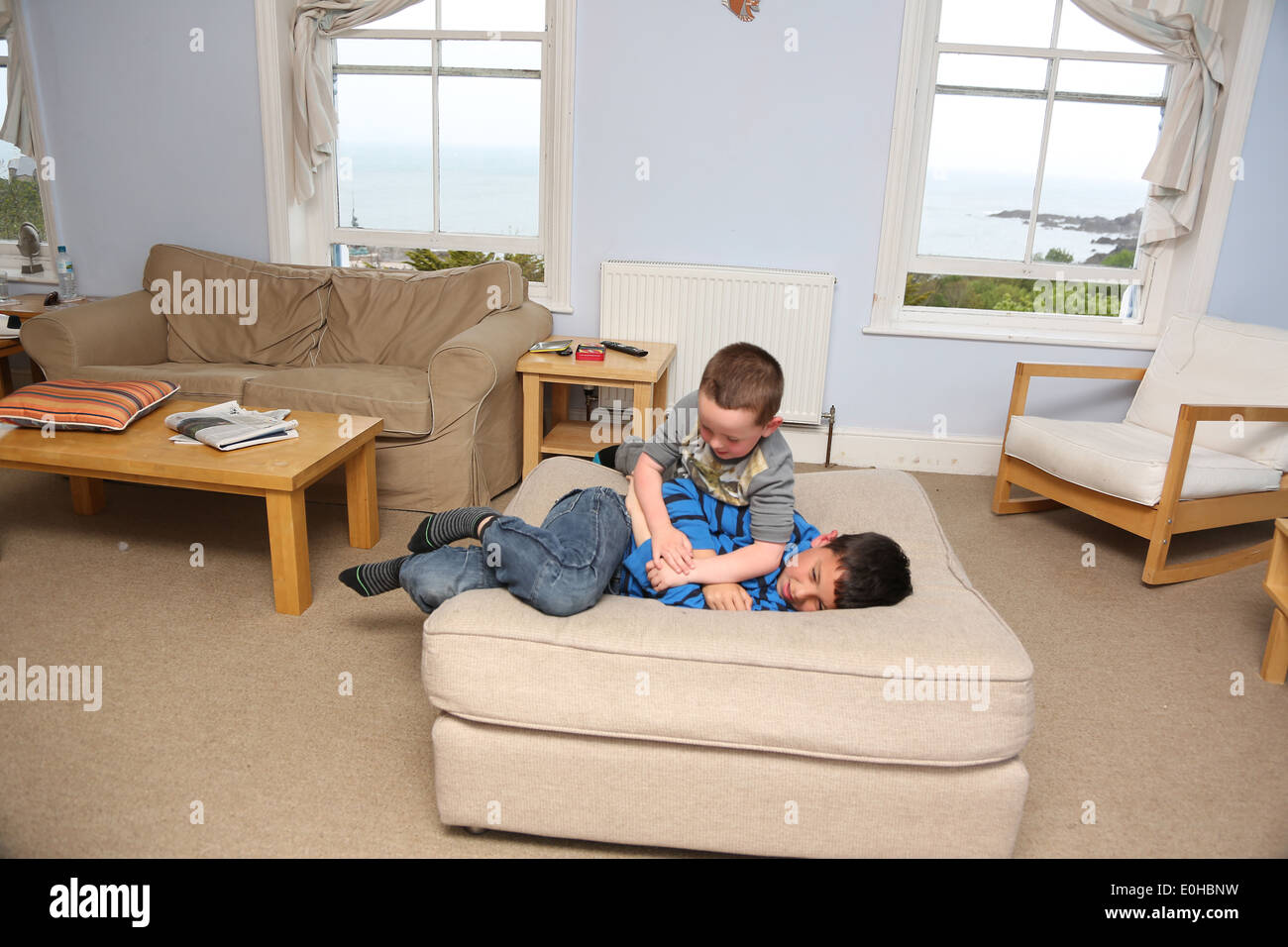 Children fighting hi-res stock photography and images - Alamy