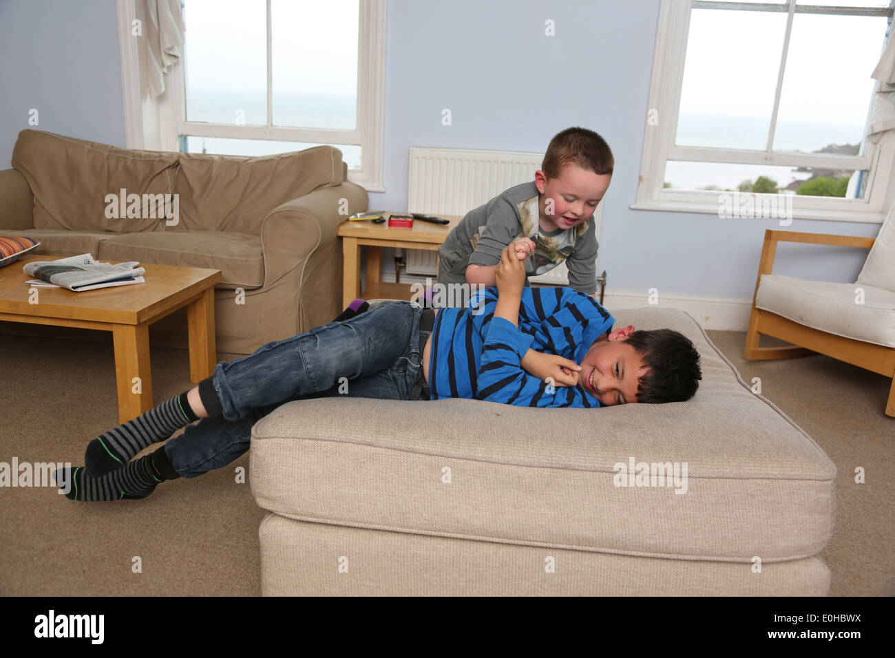 Children fighting hi-res stock photography and images - Alamy