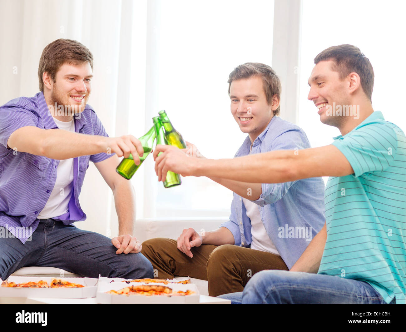 Guys hanging out hi-res stock photography and images - Alamy