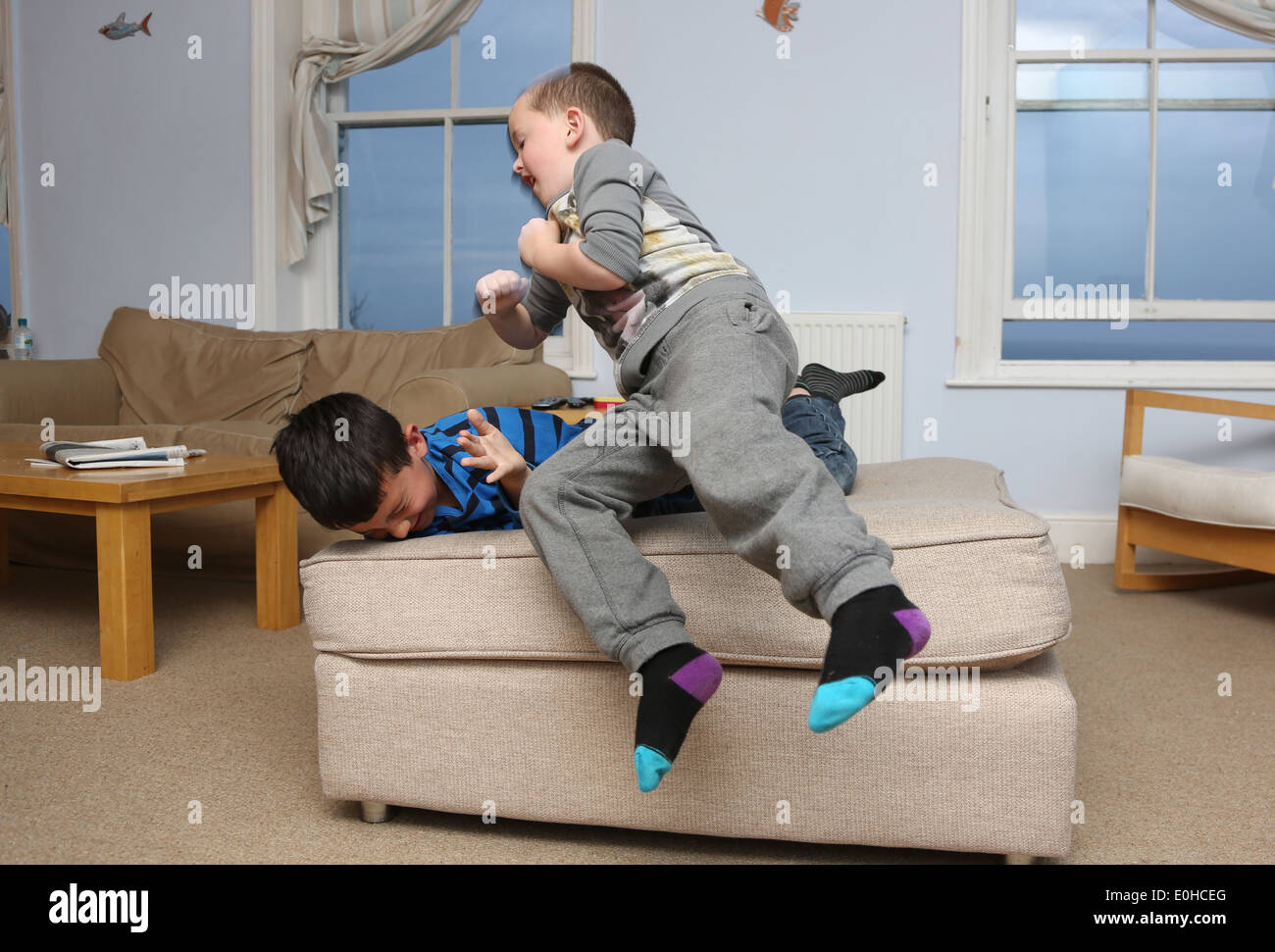 Children fighting hi-res stock photography and images - Alamy