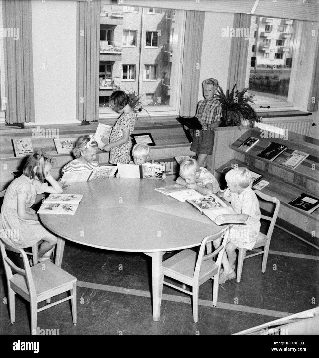 Children library Black and White Stock Photos & Images - Alamy