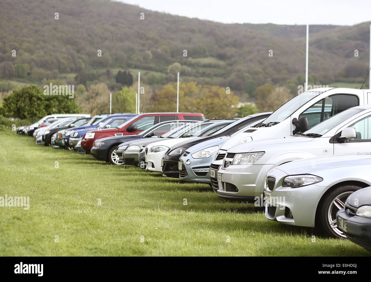 Cars parked in field car hi-res stock photography and images - Alamy