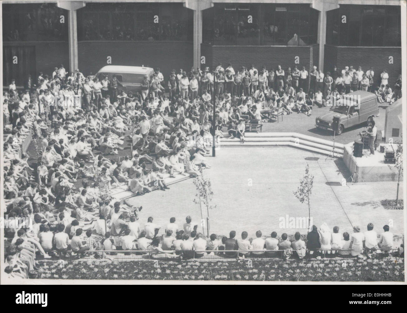 This image shows Jimmy Crowley performing in concert at the sundial in ...