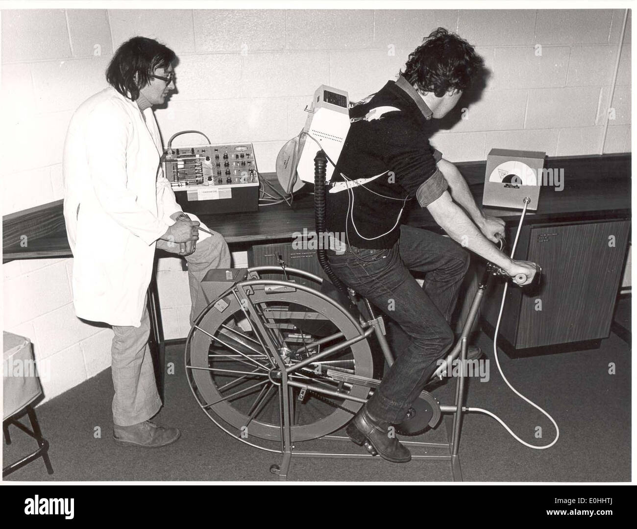 Science research 1970s hi-res stock photography and images - Alamy