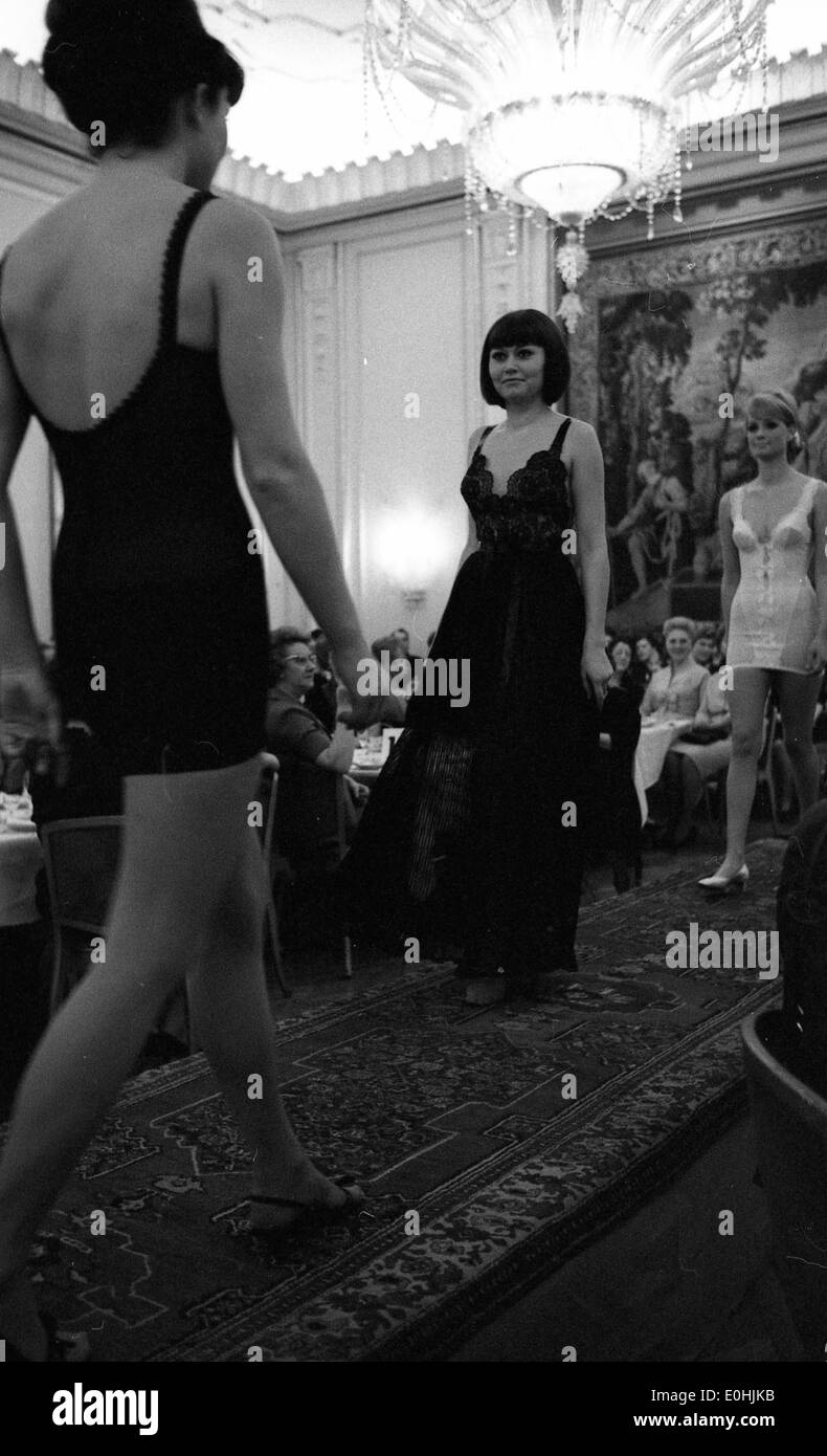 Grand hotell hi-res stock photography and images - Alamy