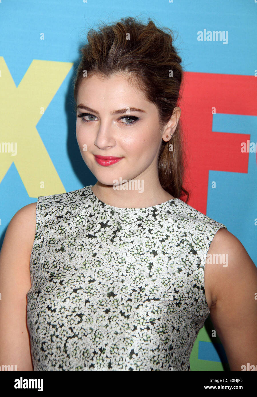 New York, New York, USA. 12th May, 2014. Actress ZOE LEVIN attends the 2014 FOX Upfront ...