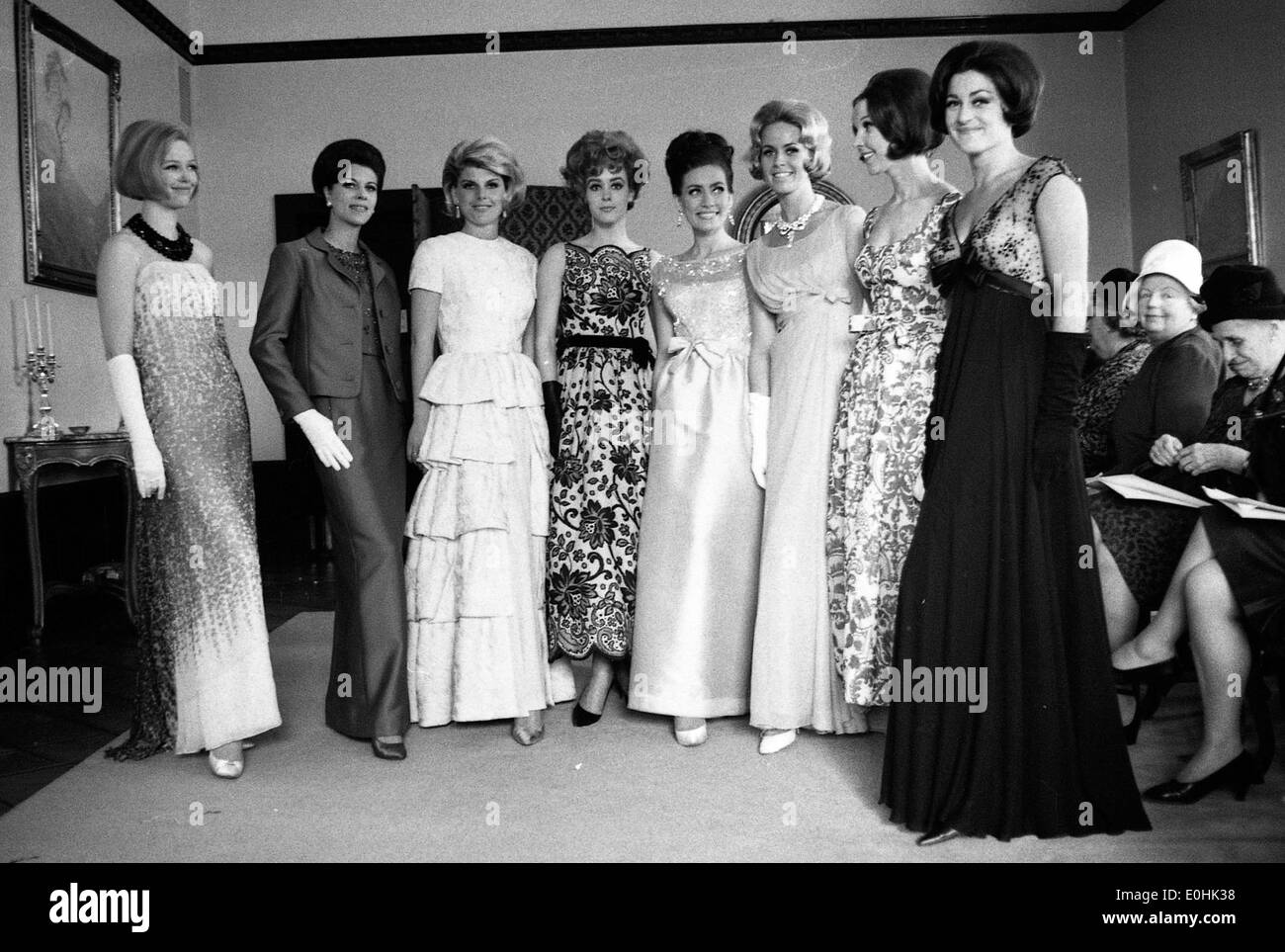 Fashion photo 1965 Black and White Stock Photos & Images - Alamy