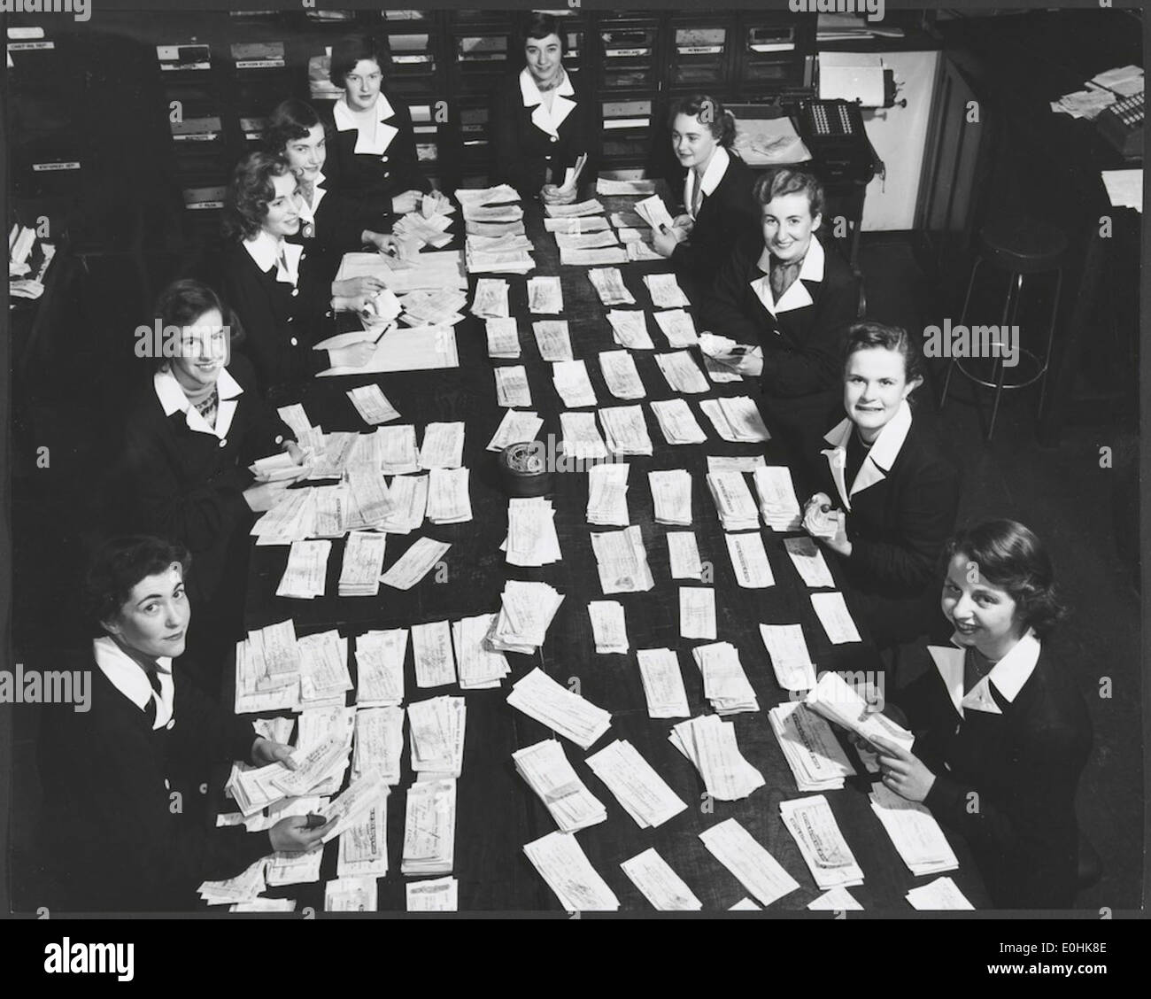 Bank office 1950s hi-res stock photography and images - Alamy