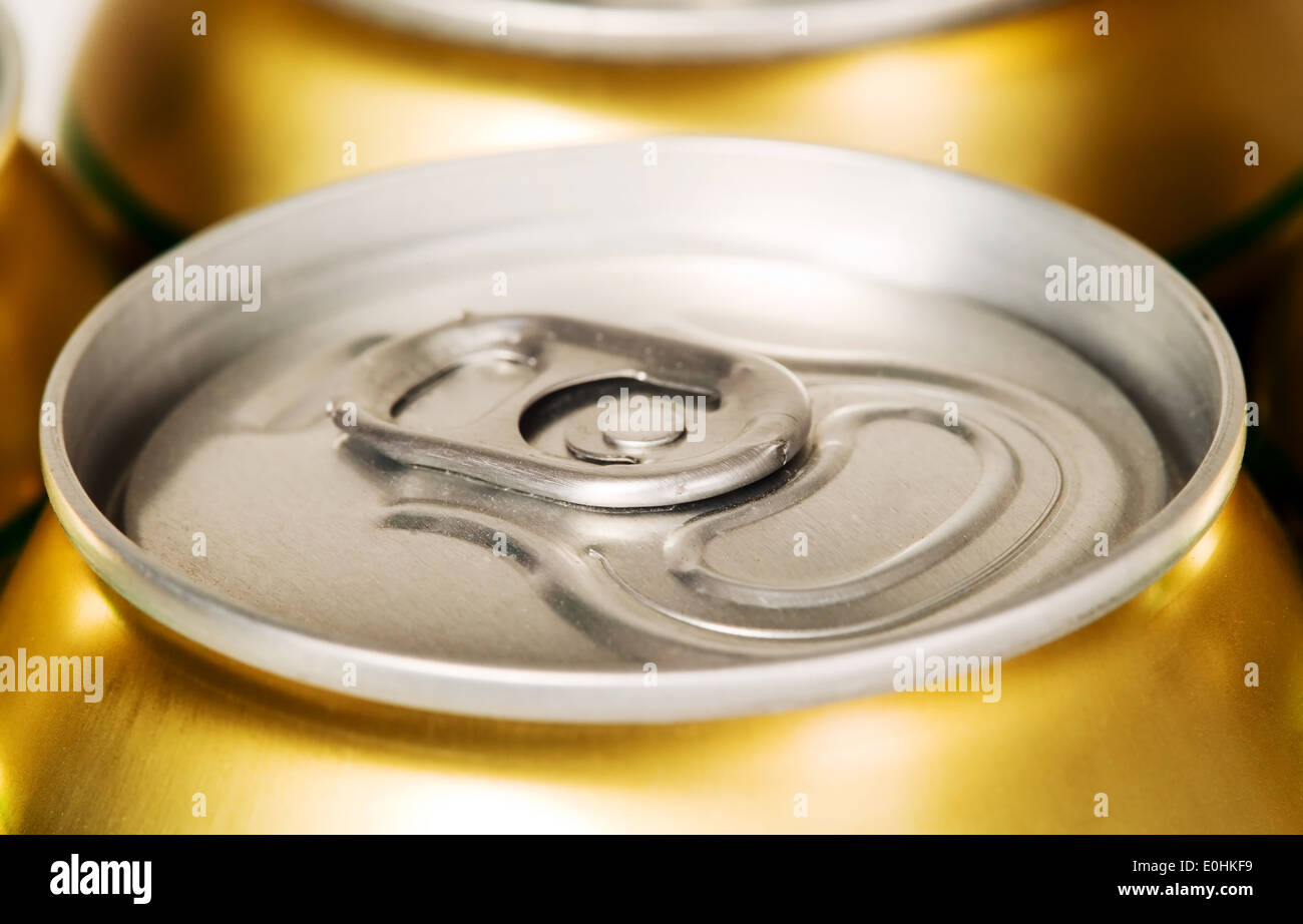 Metal beer can, unopened, alcohol and drink theme Stock Photo - Alamy