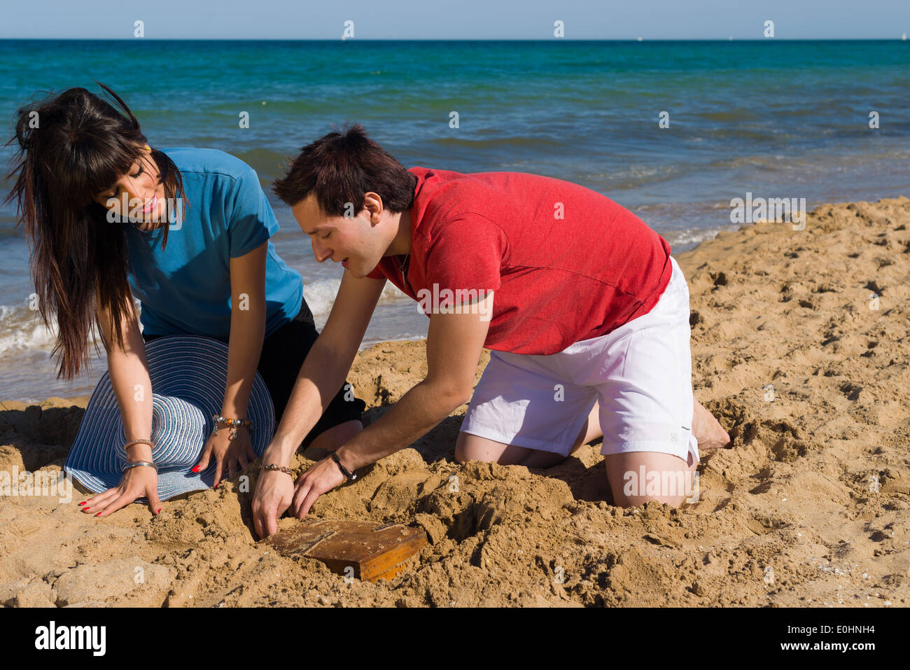 Finding a treasure chest hi-res stock photography and images - Alamy