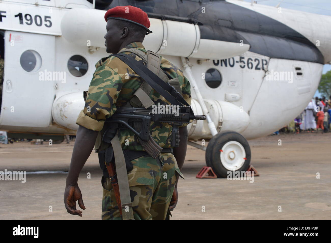 Gumuruk, Jonglei, South Sudan. 13th May, 2014. Delegation members ...