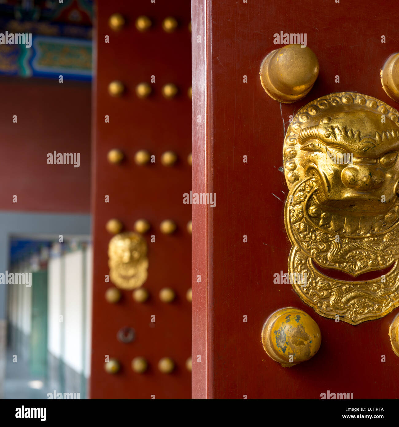 Close-up of a traditional Chinese red door Hall of Dispelling Clouds ...