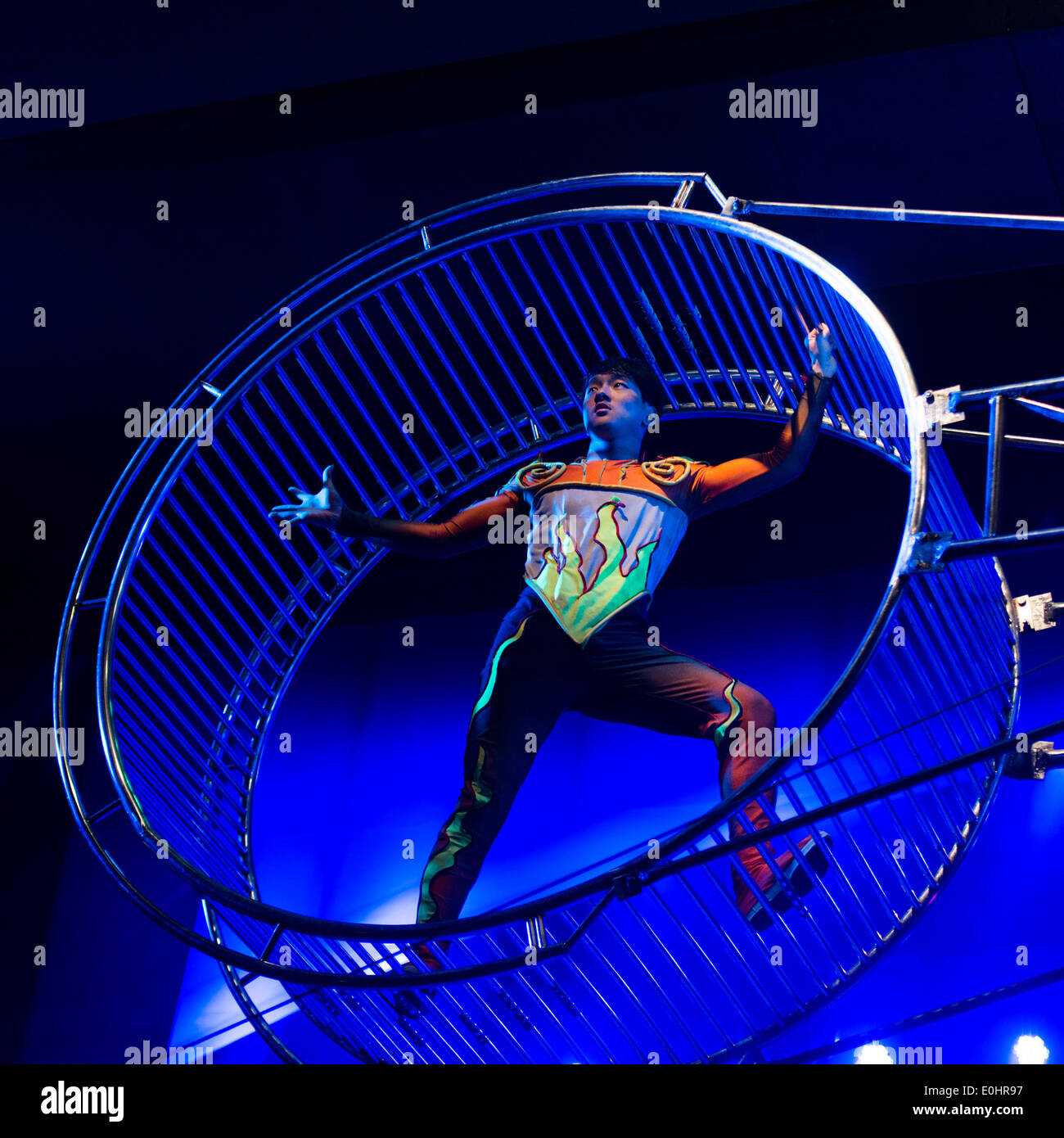 Chinese Acrobat performing, Beijing, China Stock Photo - Alamy