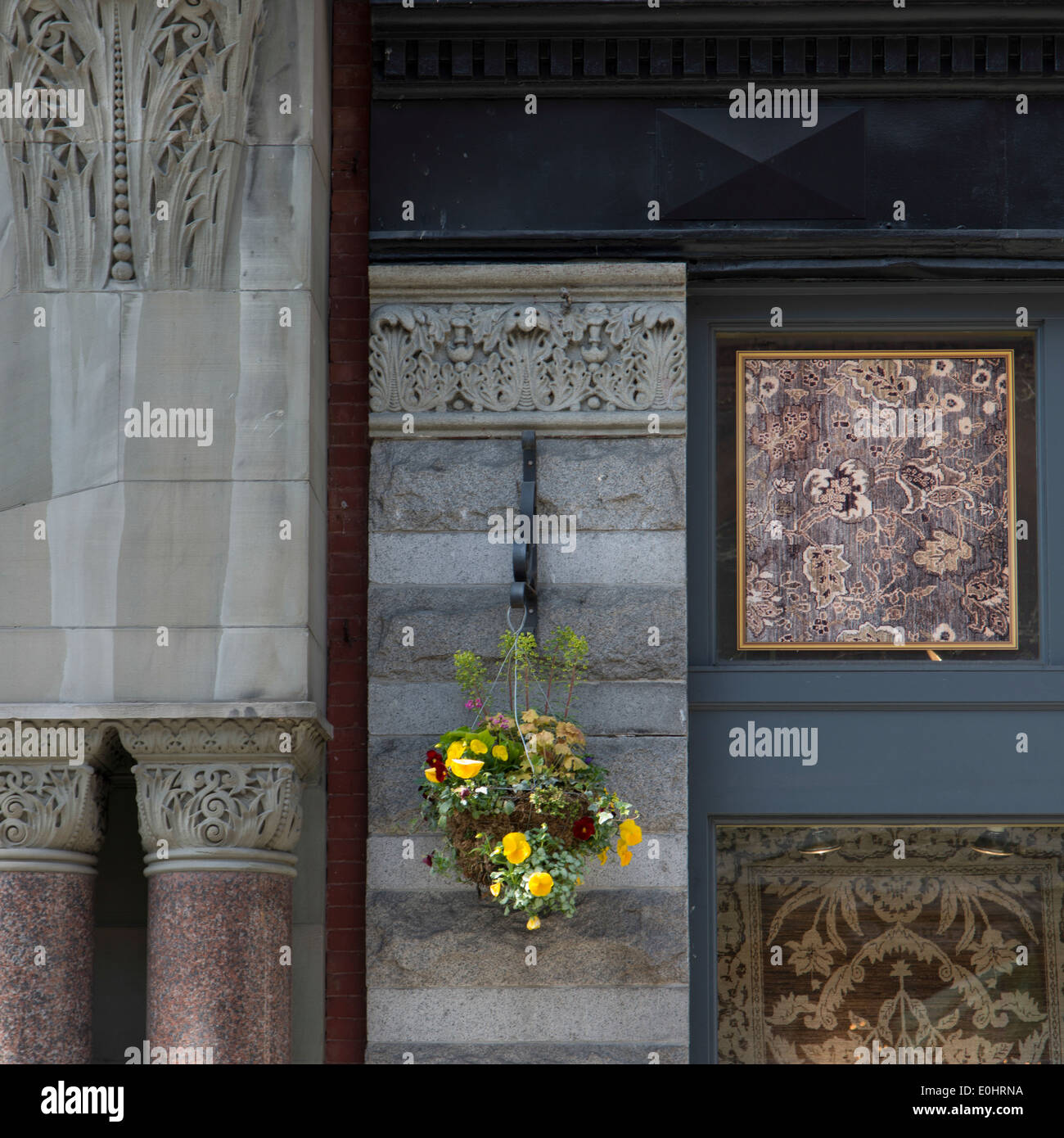 Hanging paintings on wall hi-res stock photography and images - Alamy