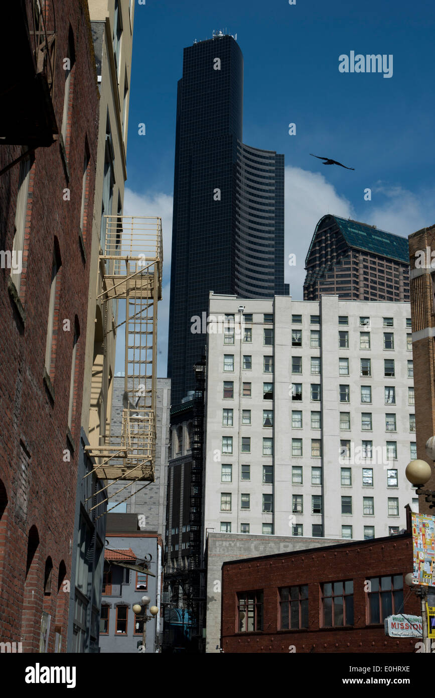 Buildings pioneer square seattle hi-res stock photography and images ...