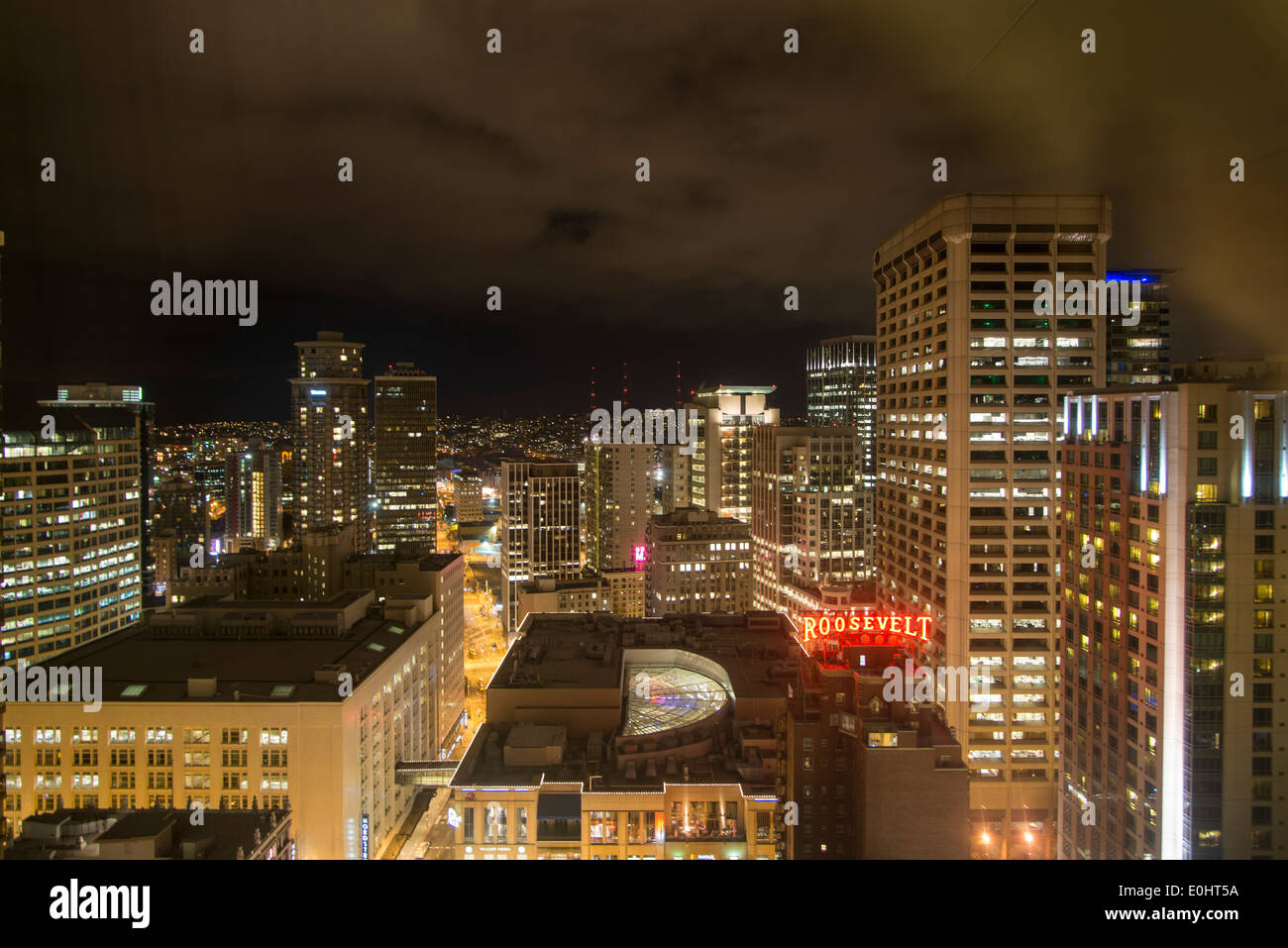 Seattle night scene hi-res stock photography and images - Alamy
