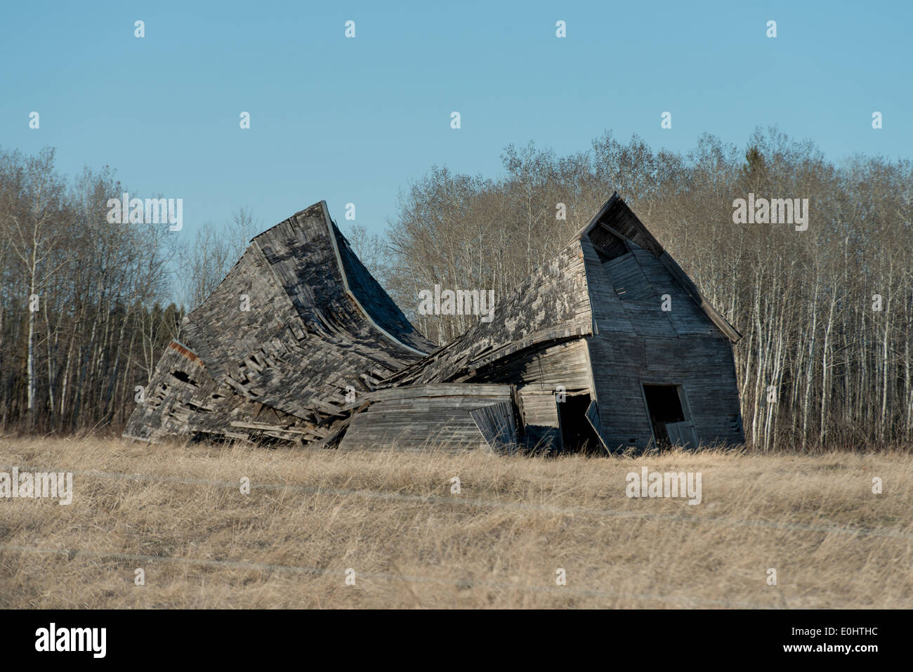 Abandoned barn in a field, Manitoba, Canada Stock Photo - Alamy