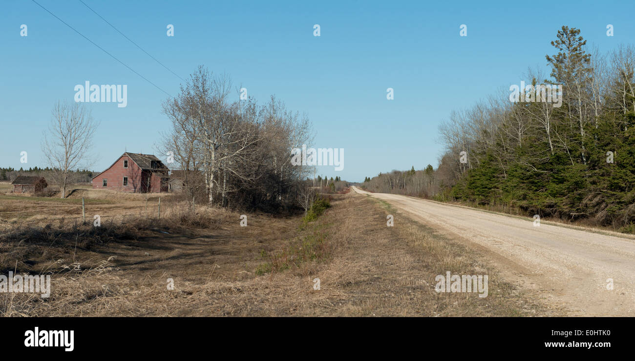 Dirt road through prairie hi-res stock photography and images - Alamy