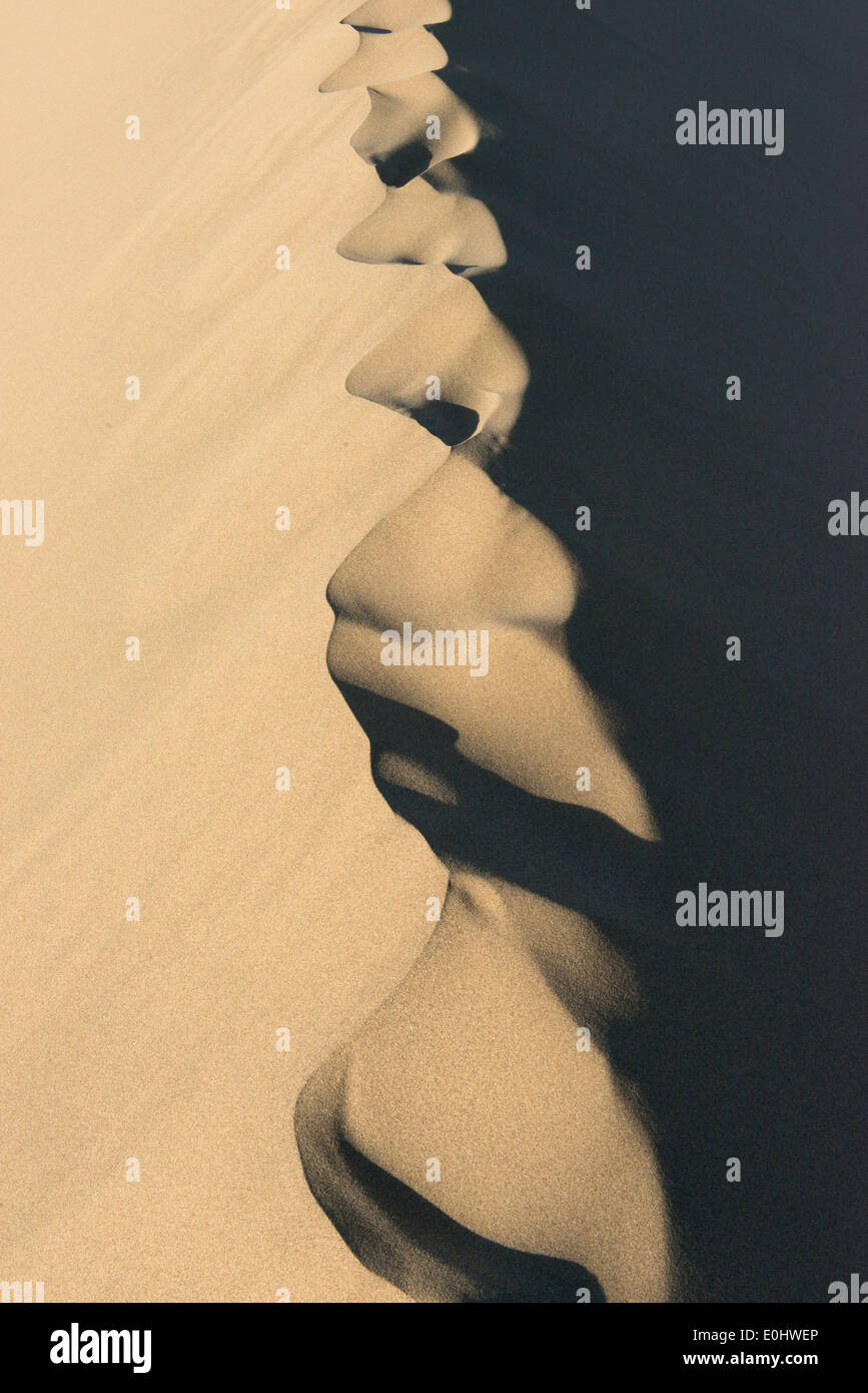 Singing sand dunes at Mingsha Shan, Gobi Desert, Dunhuang, Jiuquan ...