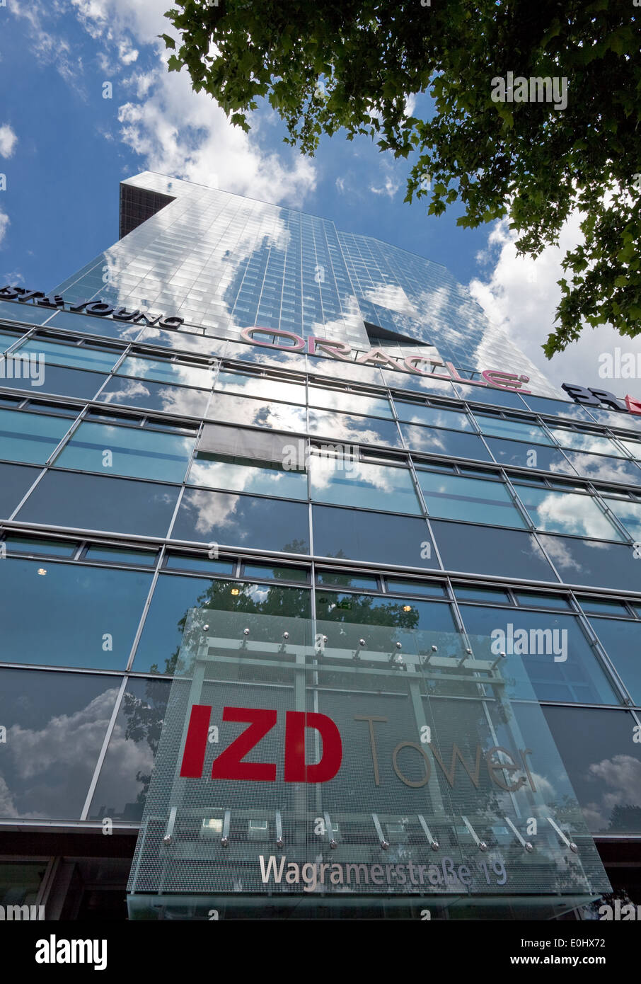 IZD-Tower, Donaucity, Wien, Oesterreich - IZD-Tower, Vienna, Austria Stock Photo - Alamy