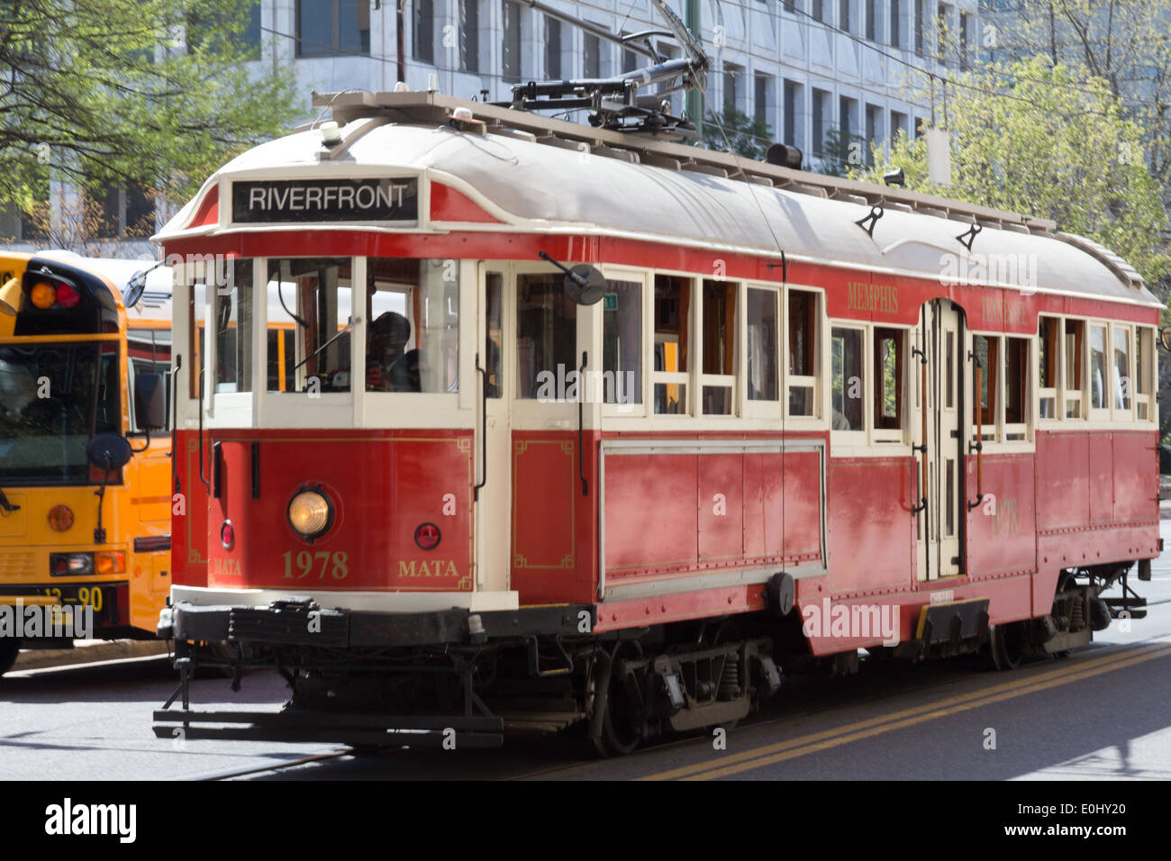 Memphis red line trolley bus to the riverfront Stock Photo - Alamy