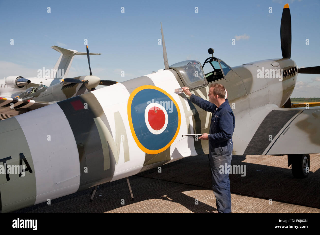 Biggin Hill, UK. 14th May 2014. Spitfire MK9, The Spirit of Kent being ...