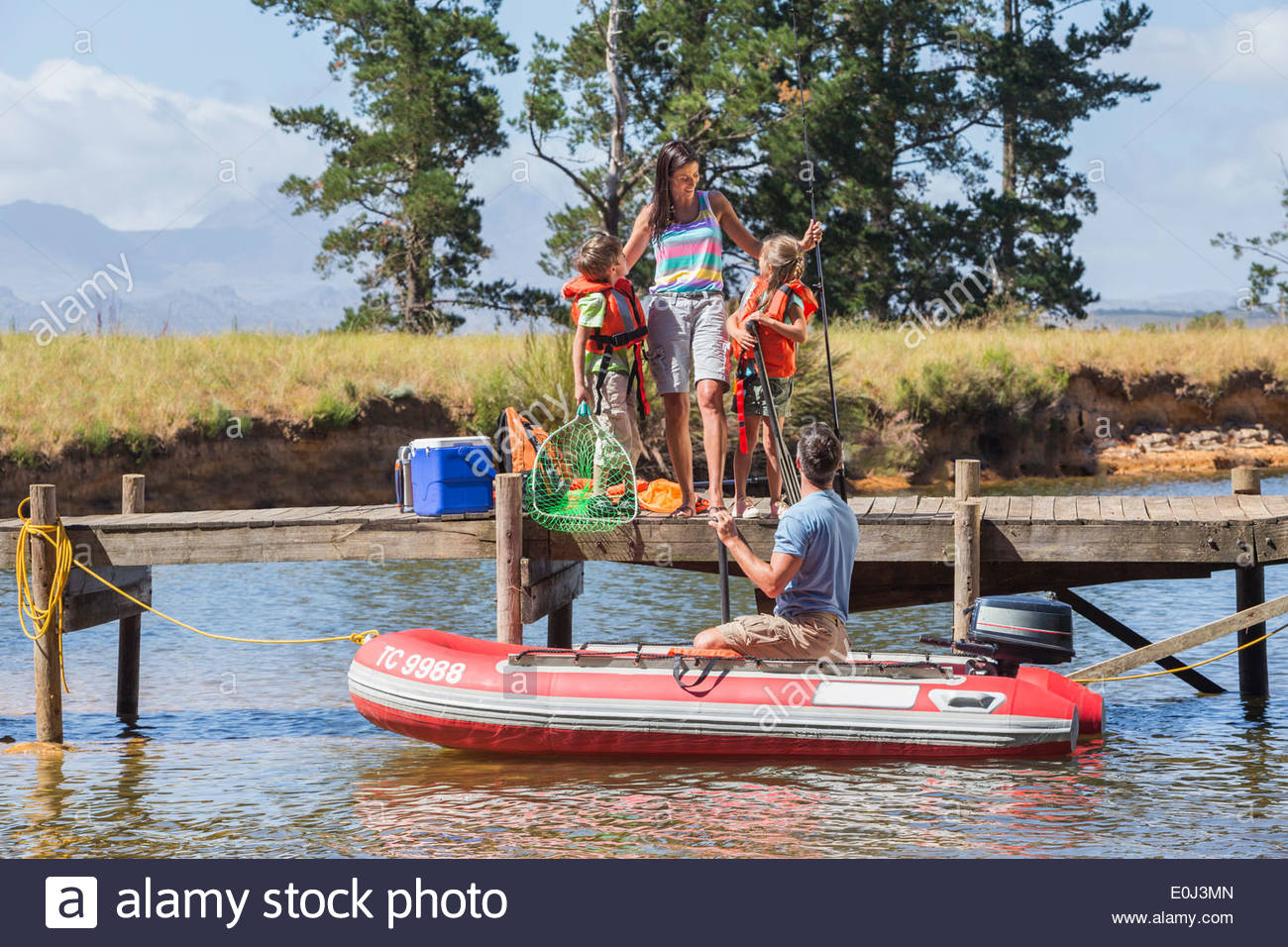 Inflatable Dinghy Stock Photos & Inflatable Dinghy Stock Images - Alamy