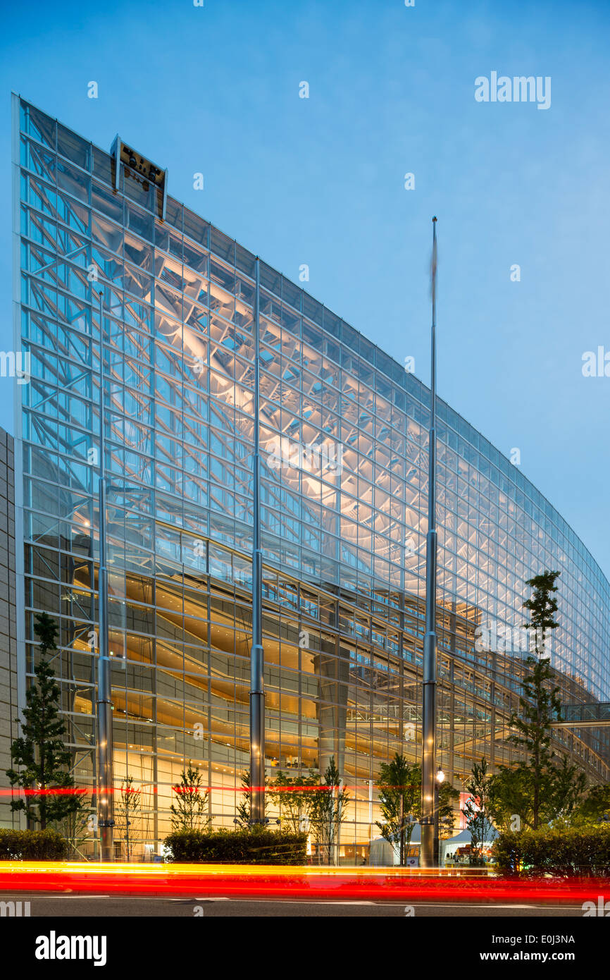 The Glass Building at Tokyo International Forum, 5-1 Marunouchi 3-chome ...