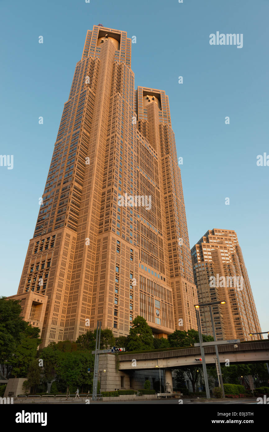 Tokyo kenzo tange japan vertical hi-res stock photography and images ...